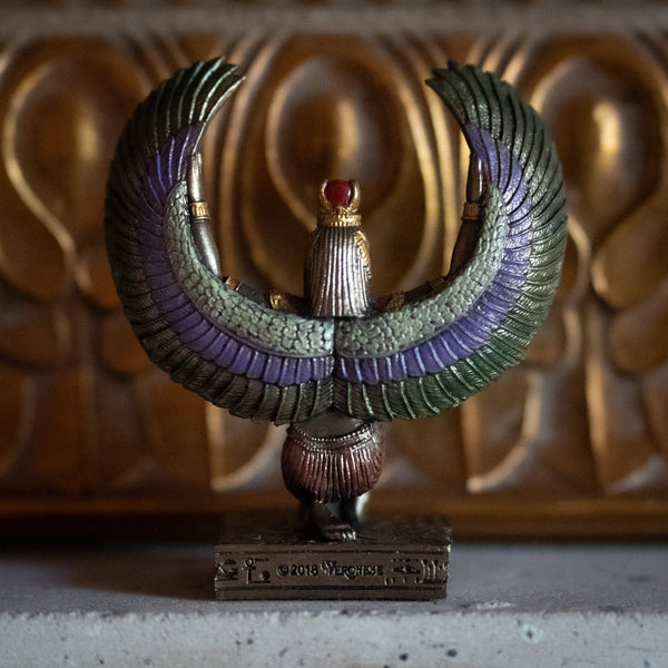 Isis Statue – www.thewitchesmoon.com